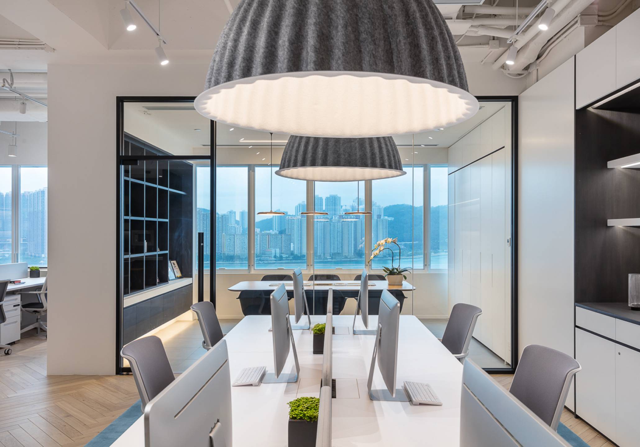 A Modern and Clear Office | Grande Work+ - Browse our projects | Grande ...