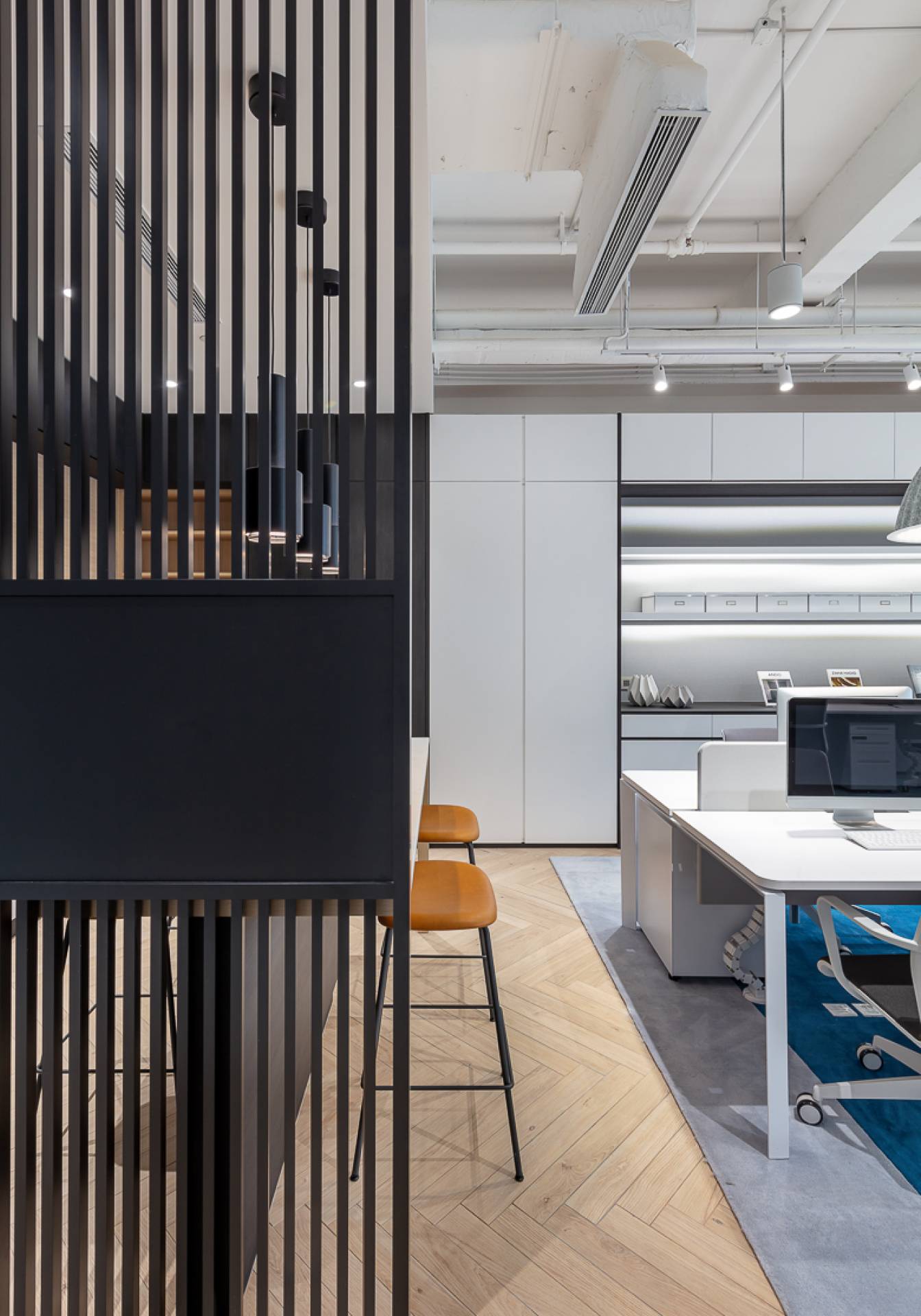 A Modern and Clear Office | Grande Work+ - Browse our projects | Grande ...
